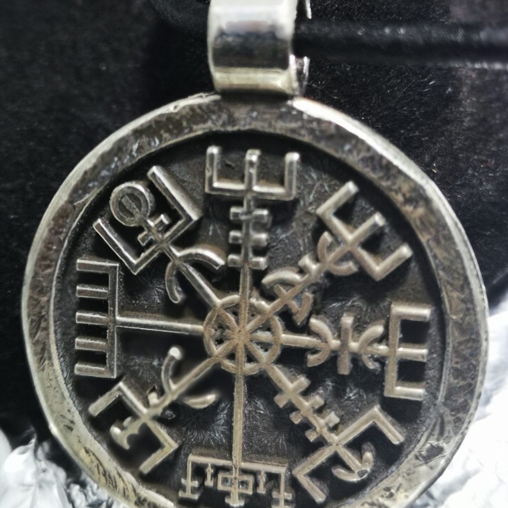 Silver Viking Compass Pendant - Viking Boer